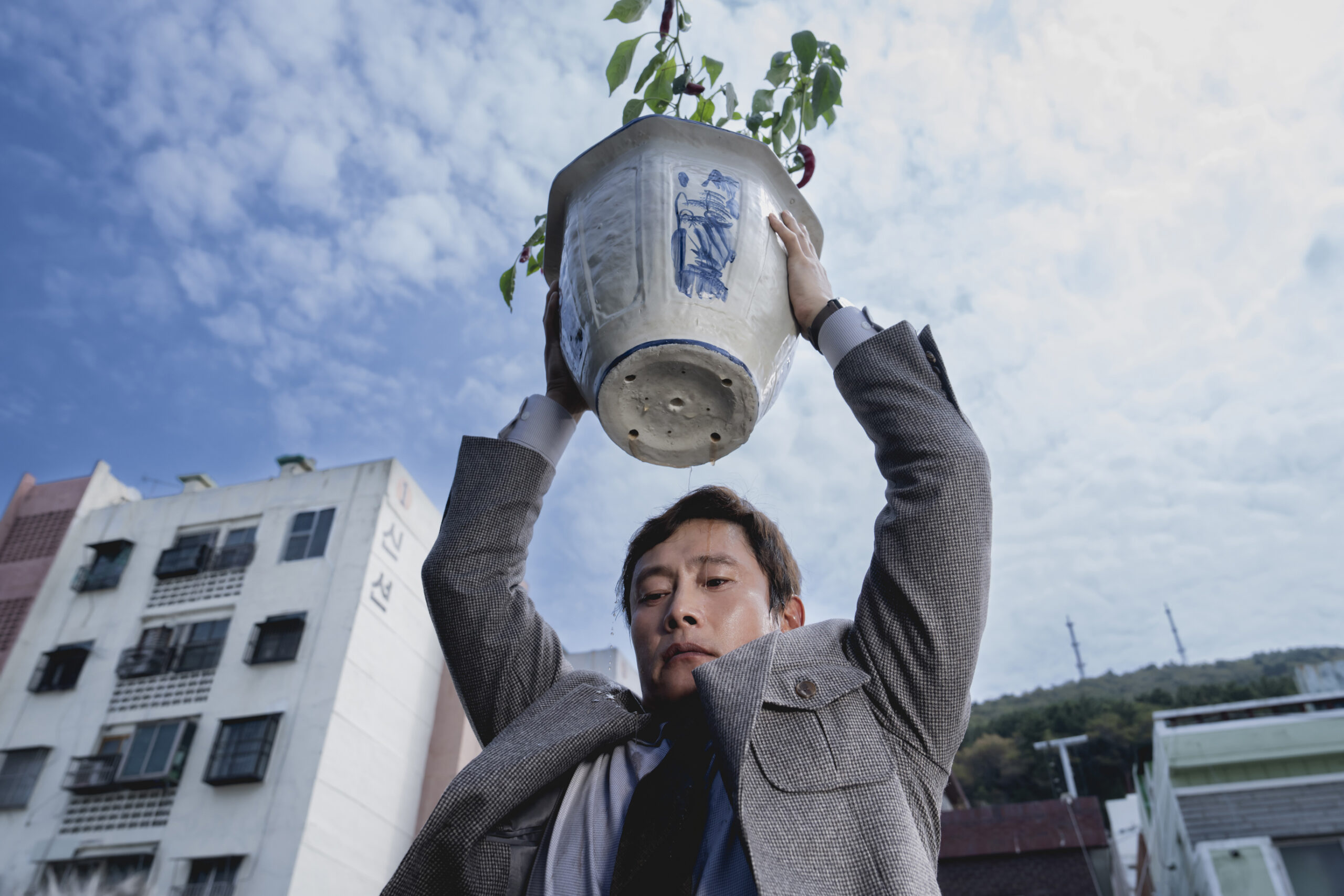 ‘NO OTHER CHOICE’ Is Park Chan-wook’s Darkly Comic Stand Against ...